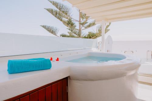 Sun Stories Suites - Santorin