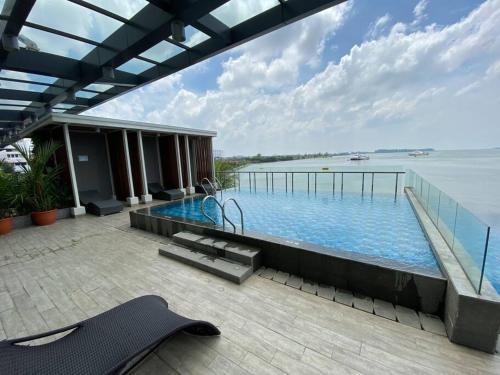 Cozy High Rise Apt Near Ferry Terminal Batam Center - By Mesa - Batam
