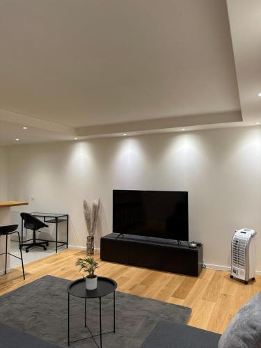 Super Appartement Refait A Neuf Beaucoup De Charme - Boulogne-Billancourt