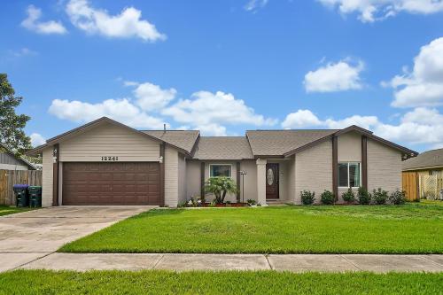 Luxury Villa In Orlando 4bd/3ba - 14 Min Disney - Orlando, FL