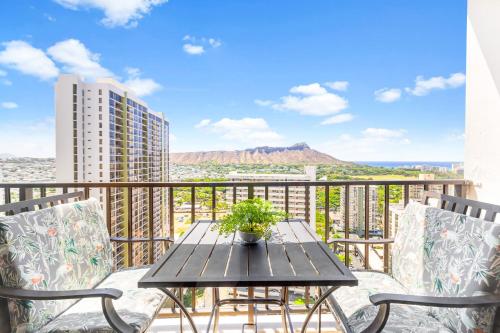 Diamond Head Views Retreat With Pool, Parking & Near Waikiki Beach - Honolulu Zoo, Honolulu