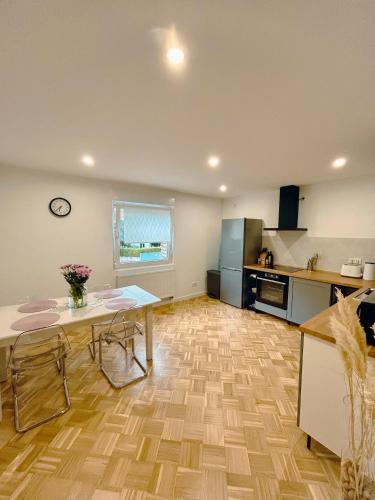 Casa Rossa Apt1 - Modern Living Near Frankfurt - Bad Homburg