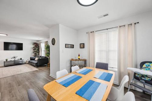 Dt/2 Spacious 3br Suites/freeparking/selfcheckin - 롤리
