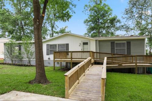 Accessible 3br Home Sleeps 12, Pet-friendly, Near Lake Conroe - Conroe, TX