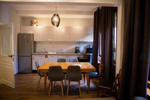 Central Sofia 3-bedroom Apartment - Urban Art Gallery - Free Parking! - Sofia