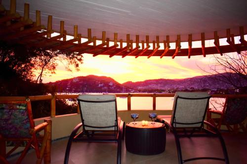 Casa De Ali: Located On The Beach! - Zihuatanejo