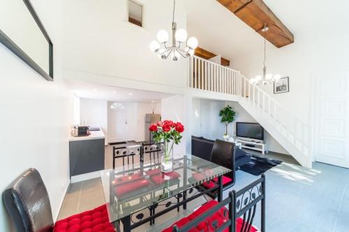 The Charming Fleury 2 Bedrooms Oullins - Saint-Genis-Laval
