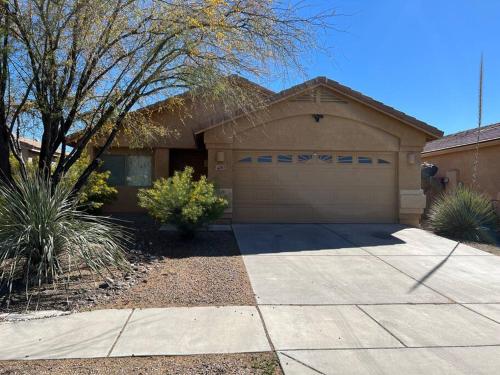 Lady T’s Serenity Getaway Near Tus Airport - Tucson, AZ