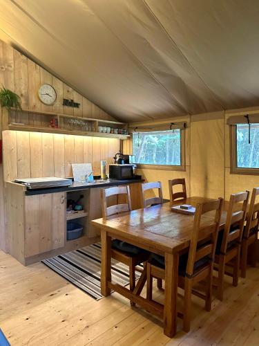 Cherry Tree Safari Lodge - Devon