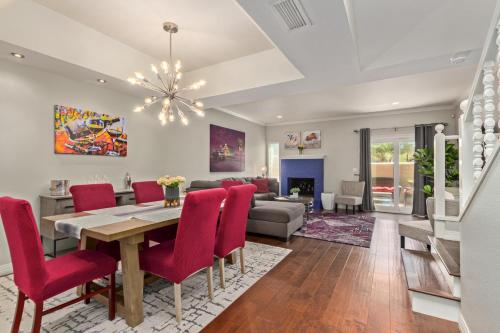 Resort Style Living In Phoenix's Most Exclusive Gated Community! - Phoenix, AZ