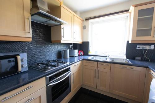 Ideal Home With Private Parking For Contractors & Groups - Birmingham