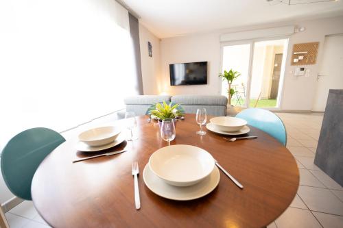 Chez Leon - Metro, Bus, Garage Double, 6 Personnes - Villeurbanne