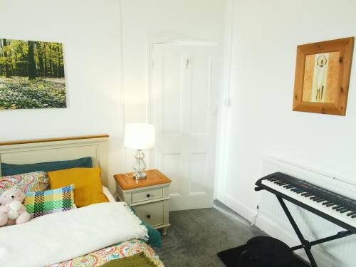 Enjoy Modern Living And Free Wifi In Kingston Newport 2 Bedroom Apartment - Newport