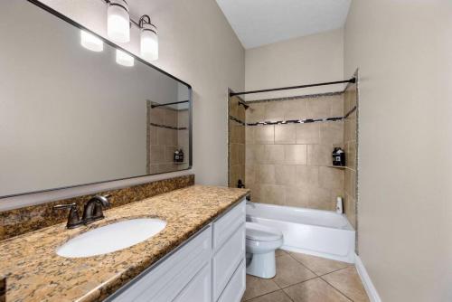 Modern 6 Bedroom With Tons Of Games - Houston, TX