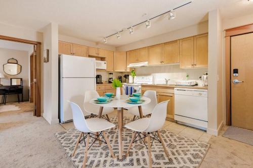 Lux 2br/3bd Suite/mountain View! - Alberta