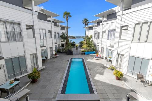 Paihia 2 Bedroom Apartment With Pool - 파이히아
