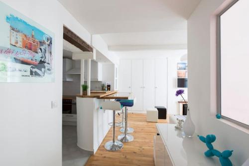 High Standing 2-room Apartment In Latin Quarter Paris - Cathédrale Notre-Dame de Paris