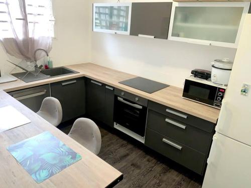 Appartement Renove Avec Bac A Punch Chauffe - Fort-de-France