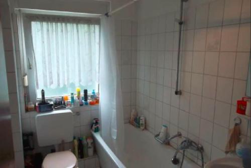 Dusseldorf - Separates, Privates Zimmer - Düsseldorf