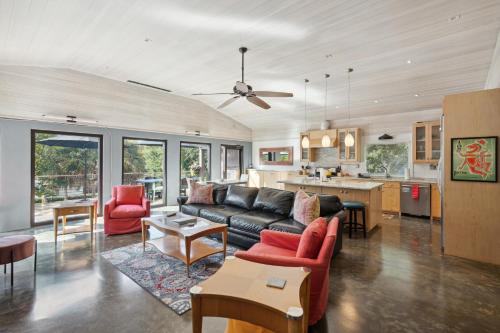 Folly Vacation 620 Entire Home Plus Apt, One Block To The Beach And Pet Friendly - Folly Beach, SC