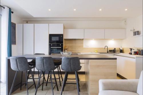 Q&r Renting - Suites Design Modernes Et Luxueuses- Confort Parking Ac Mer - Nizza