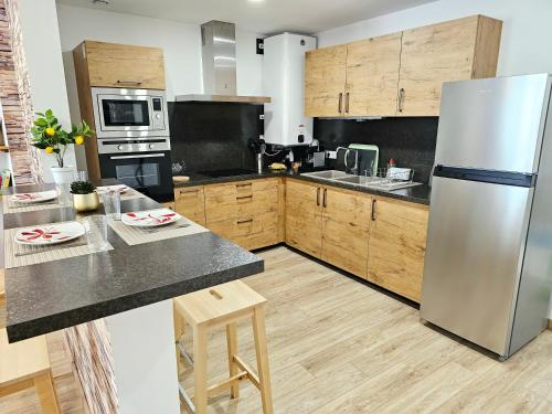 Rez De Chaussee Appartement A Tournus - Yellow - Tournus