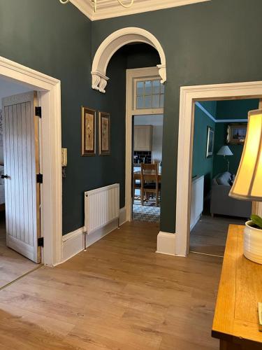 Luxury Victorian Spacious Flat - Glasgow