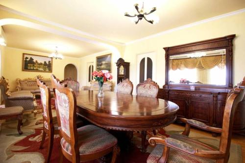 Vip Hotel-villa 3 In The Center - Yerevan