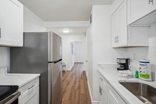 Beach Livin 1 - 1 Bedroom Downstairs - Treasure Island, FL