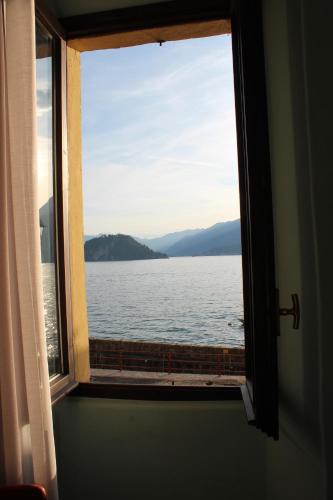 Namaste Apartment Fiumelatte-lake View - Varenna