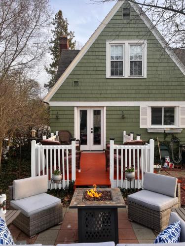 Cozy Cape Cod - Grand Rapids, MI
