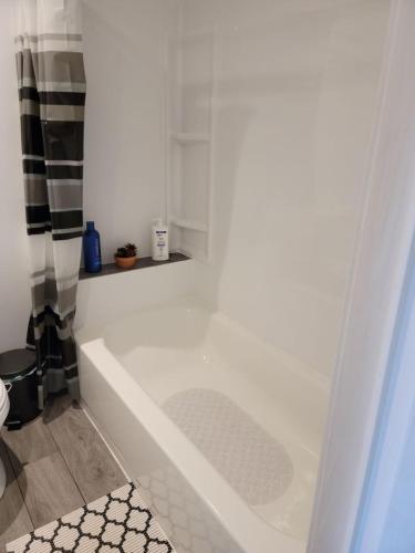 Comfy 1 Bdrm Apartment Close To Highway - Edmundston