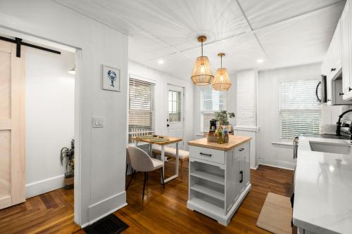 A By The Bay - Stunning Seaside Apartment - Ipswich, MA