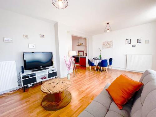 Apt T3 Lumineux & Confort *Proche Centre-ville* - アミアン