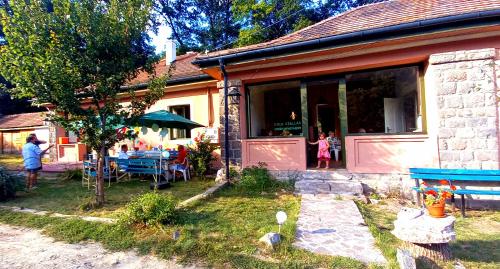 Domorkapu Rengeteg Vendeghaz - Szentendre