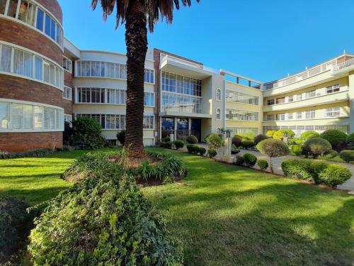 Broadlands Heritage Condos Rosebank - Johannesburg