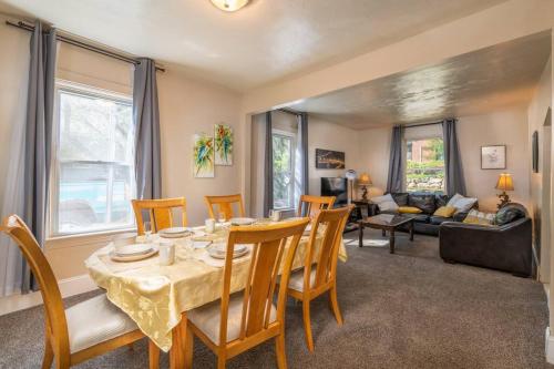 Entire House 3 Bedroom Twin Cities, Specious, Entire House, Ac - White Bear Lake, MN