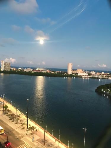Aconchegante, Otima Localizacao E Vista Para O Mar - Recife