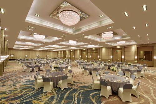 Hilton Kuwait Resort - Kuwait, Kuwait - Updated 2026: Prices and ...