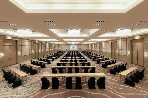 Hilton Kuwait Resort - Kuwait, Kuwait - Updated 2026: Prices and ...