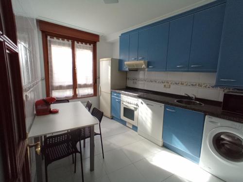 Apartment With Parking "Hola Oviedo" - Oviedo