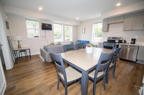 The Elise :Home Away From Home - Glen Echo Park Aquarium
