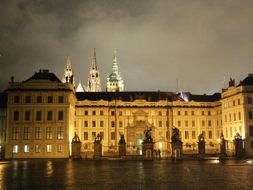 The Bookhouse, 5-bedroom Residence By Prague Castle - Prague