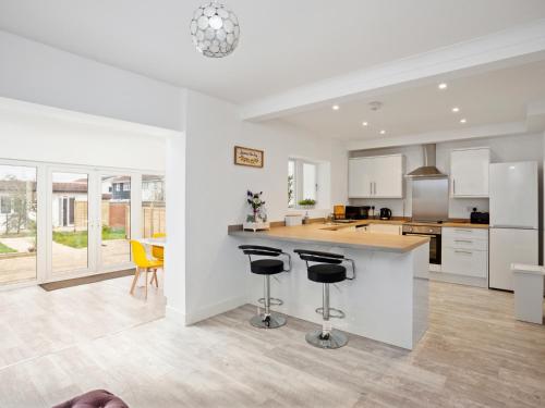 Large Modern Family Home Windsor - Windsor, UK