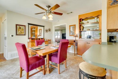 20 Mi To Austin: Texas Farmhouse On 10 Acres - Elgin, TX