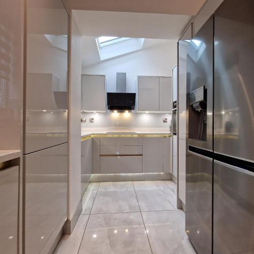 Delightful & Spacious Guest House In Farnworth Near Bolton Hospital - Bolton