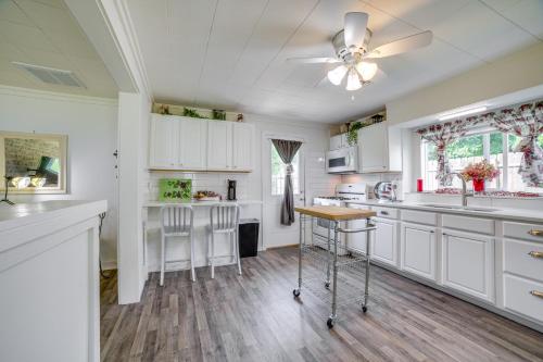 Private Plainfield Retreat W/ Gas Grill + Patio - Joliet, IL