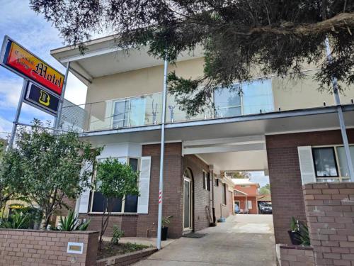 Colonial Lodge Motel - 吉朗