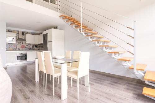 El Ventero Apartment - Elegante Apt Para 5 Con Terraza, Wi-fi Y Aparcamiento En La Calle - Alcala de Henares