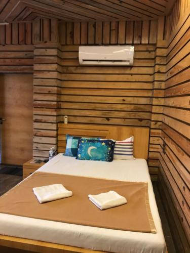 Hotel Life Is Enjoy 4141 - Khalapur, India - Updated 2026: Prices and ...